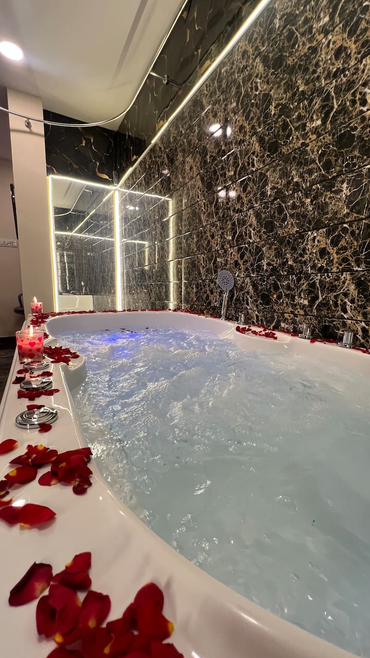 1bhk Luxury Stay Gachibowli (Private Jaccuzi) - Hyderabad