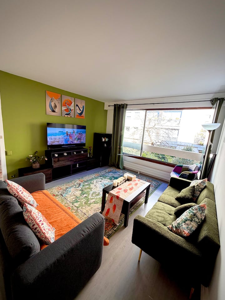 Entire Apartment Near Eiffel Tower – Central Paris - Paris