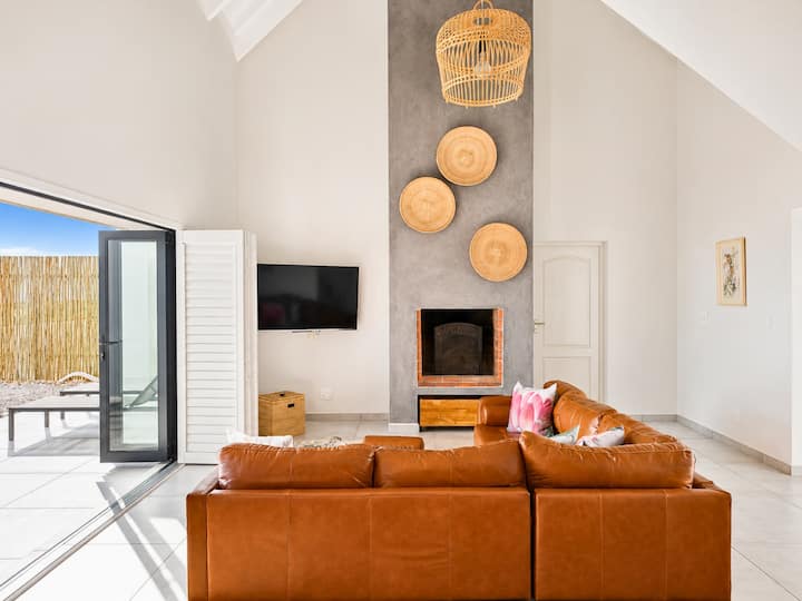 24 On Rocherpan: Beachfront Bliss, Dwarskersbos - Velddrif