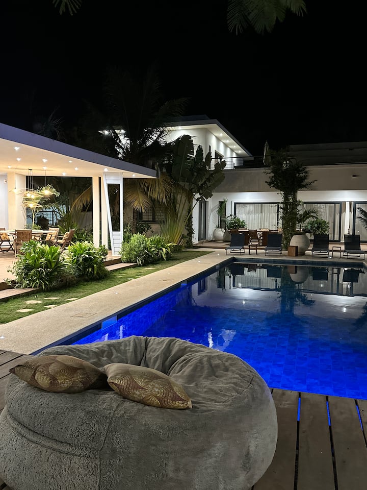 Villa De 06 Chambres à La Somone - Senegal