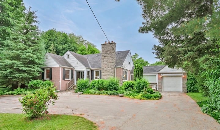 Spacious Ravine‑backed Home In Central Toronto - Toronto