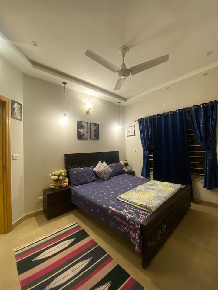 2bhk Appartment Modern Style By Sarayestays | D-12 - イスラマバード