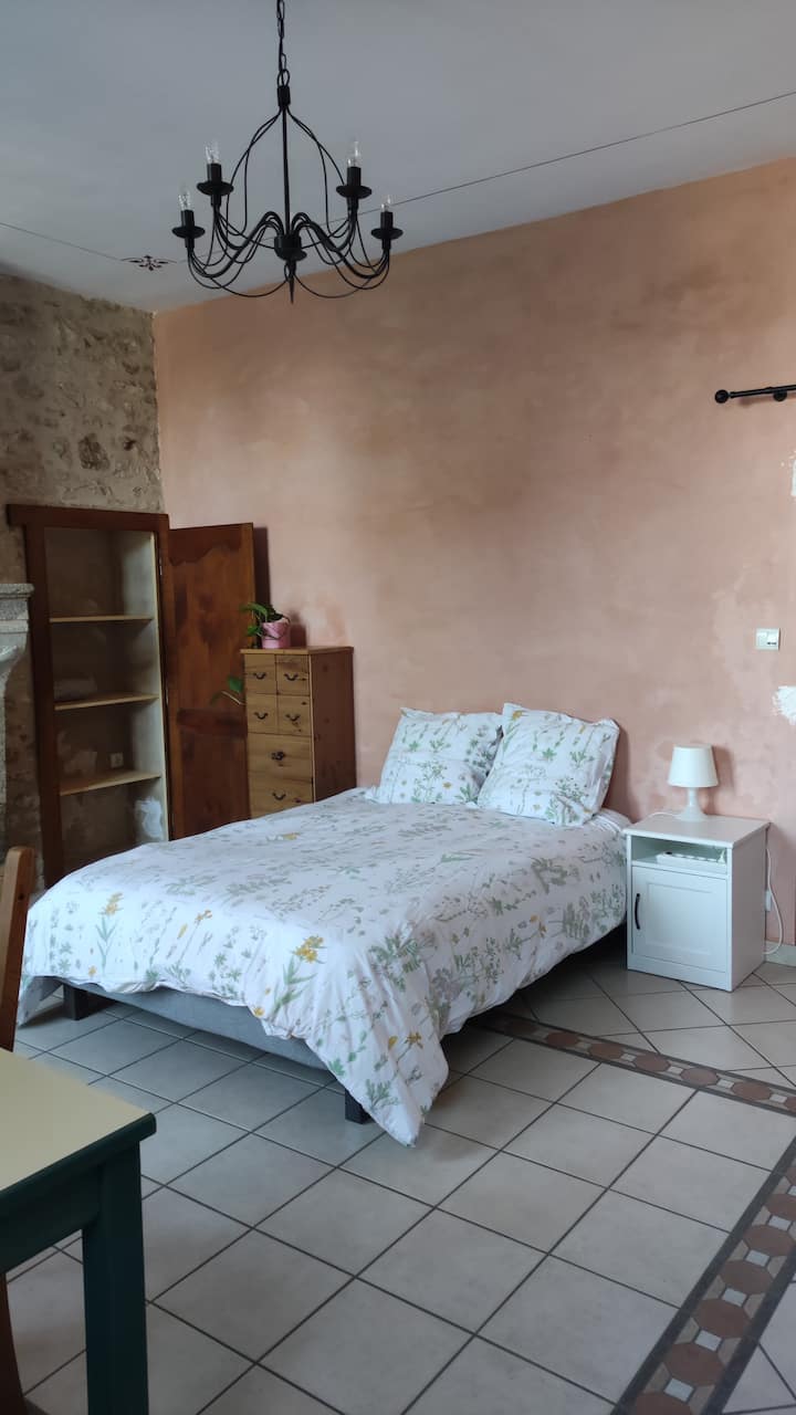 Chambre En Rez-de-chaussée - Parthenay