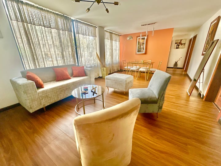 Departamento En Una De Las Mejores Zonas De Cuenca - Ecuador