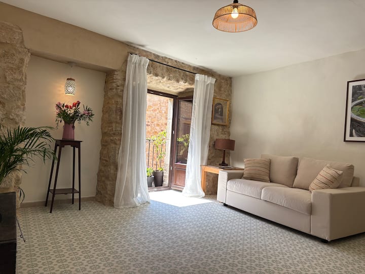 Medieval Townhouse In The Heart Of Pals - Palafrugell