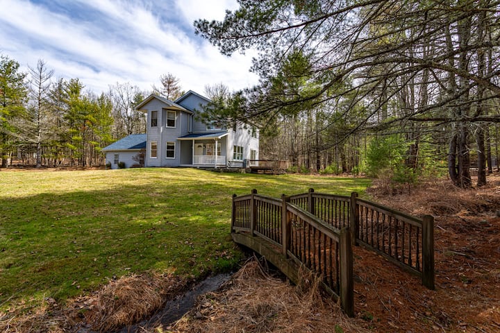 Blau Haus Modern Farmhouse Firepit - Woodstock, NY