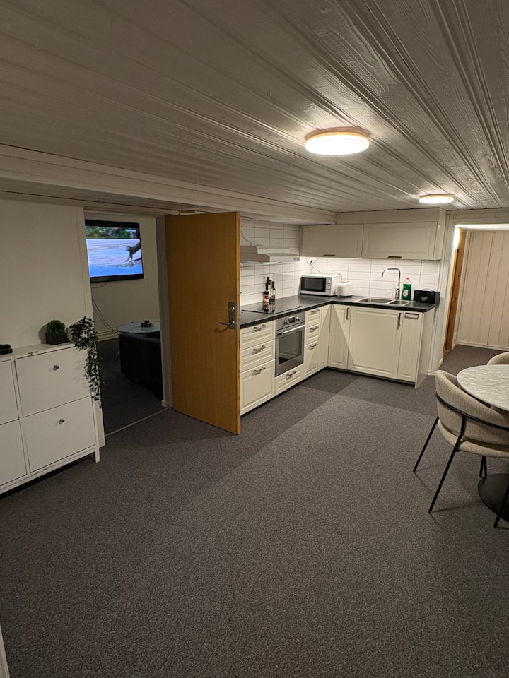 Boende På Haga, Nära Centrum, Perfekt Till Rallyt - Umeå