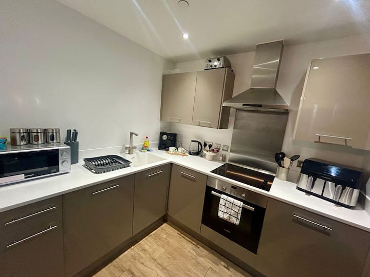 Chic Central Apt Focus On Luxury & Unique Features - バーミンガム