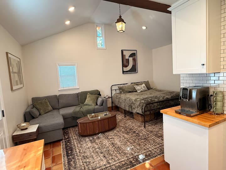 The Marian Studio · Cozy Private Retreat - Santa Maria, CA