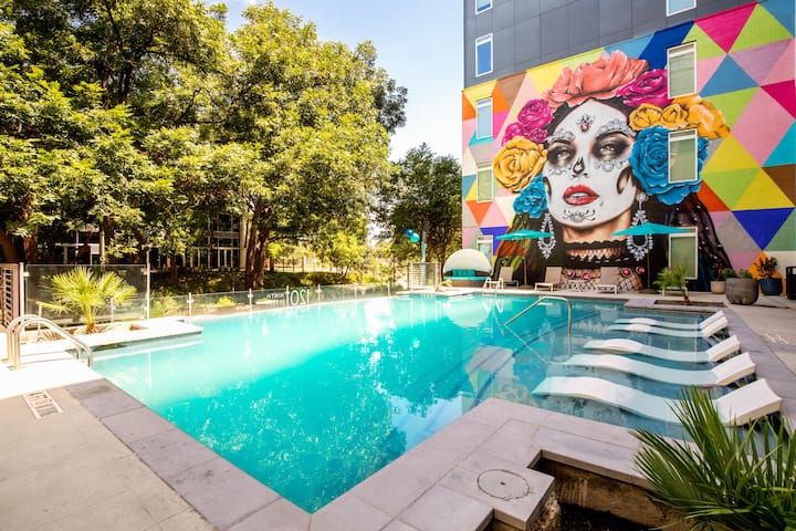 Walk To Riverwalk And Pearl, Pool | 1br, Sleeps 4 - San Antonio, TX