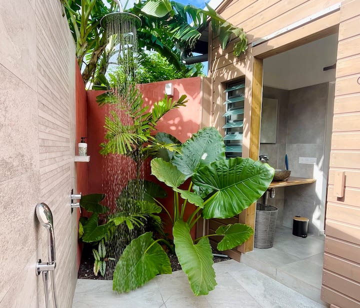 Kazaperrok
Tout Confort, Jacuzzi
1 Lit King Size - Marie-Galante