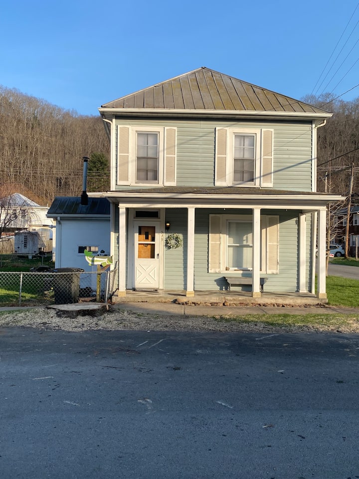 Spokes & Slopes Getaway - Snowshoe - Hillsboro, WV