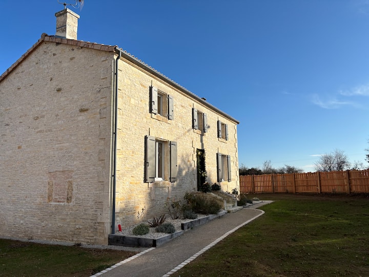 Gîte Spacieux & Convivial - Charente