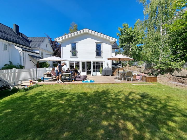 Stor Og Familievennlig Villa På Eksklusive Slemdal - Oslo