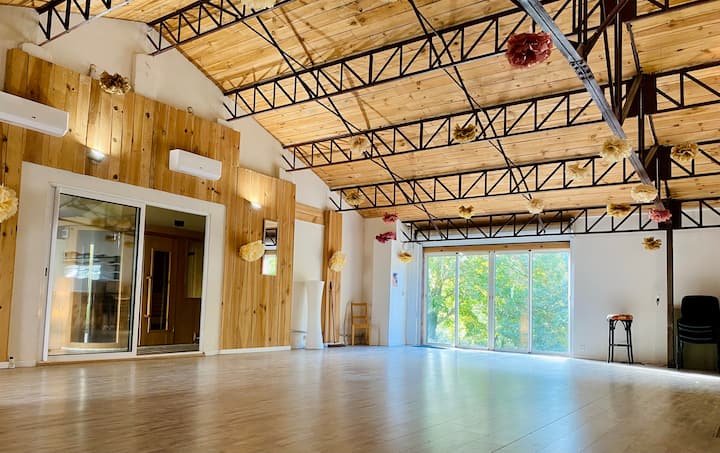 Chaleureuse Salle Pour Pratiques Douces - Castelnaudary