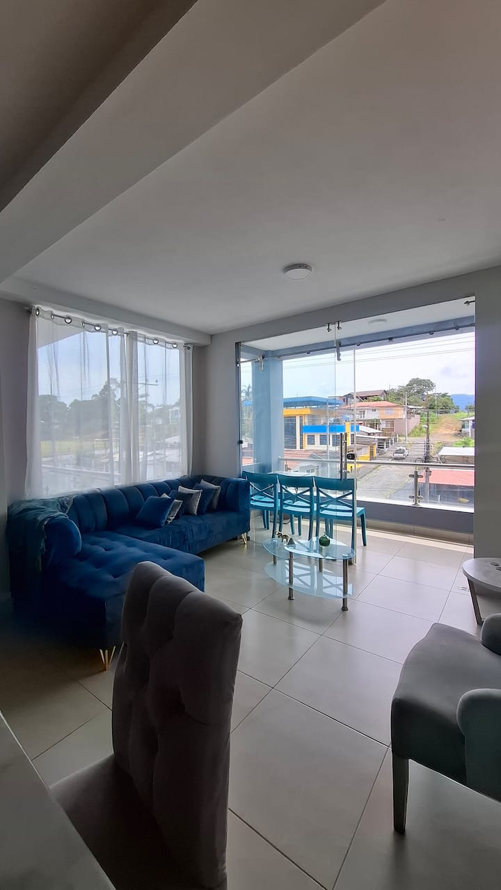 Departamento Moderno. Luminoso Con Balcón Privado - Macas