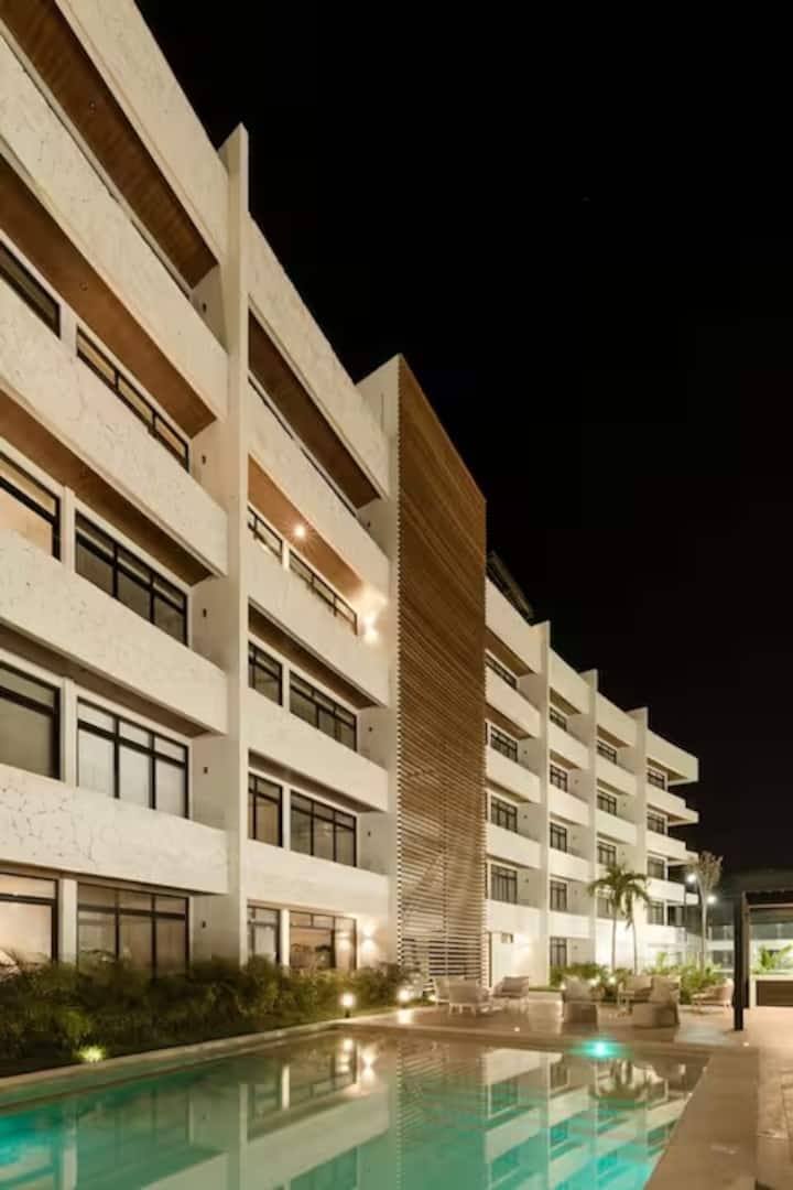 Modern New Condo Ideal Location, 2 Bed 2 Bath - Cozumel