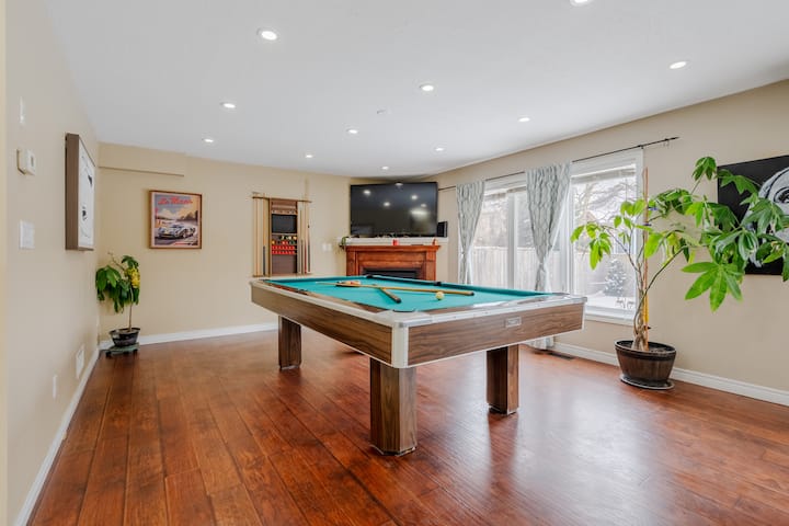 6 Beds W/pool Table & Parking*north London*laundry - London