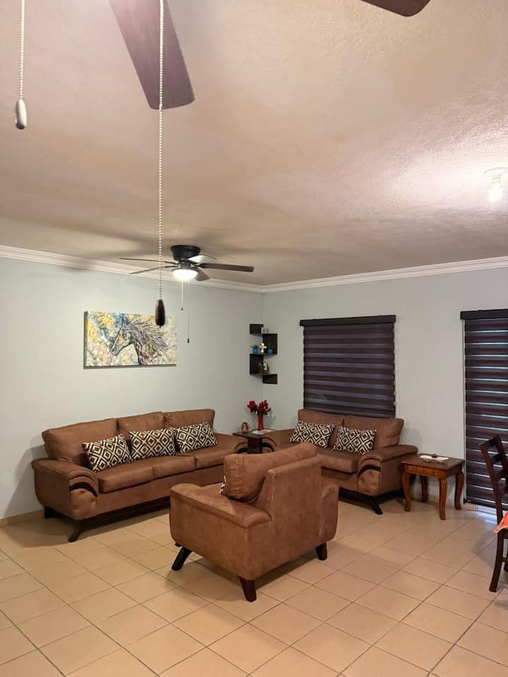 Casa Centríca Dos Recamaras En Monclova. - Monclova