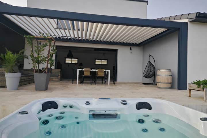 Villa De Charme Avec Jacuzzi, Rivière à Pied - Clermont-l'Hérault