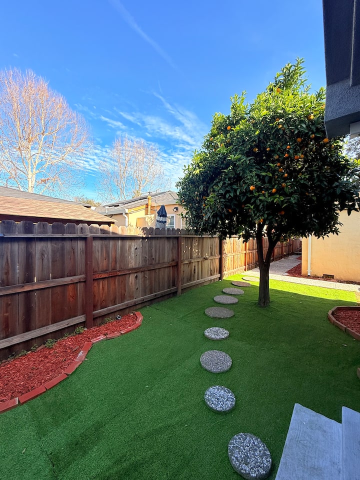 King Bedroom W/ Private Bath, Next To Sjc Airport - San Jose, CA