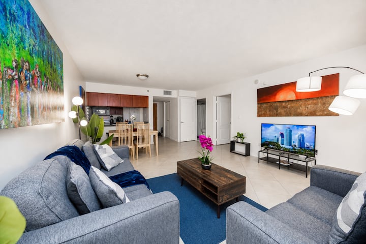 Brickell 1br  Pool  High Floor  Walk To All - Miami, FL