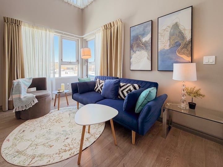 Stylish Loft In University District | Paid Parking - St. Jacobs