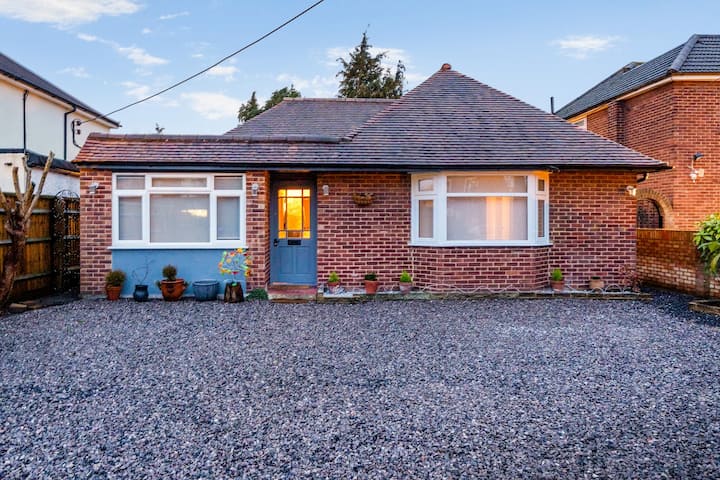 Detached Bungalow, Rural Location, Large Garden - Maidenhead