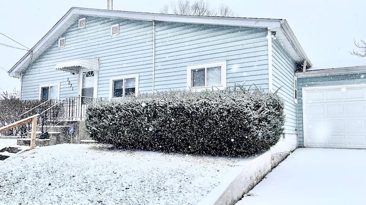 Nd Home Walkable To Notre Dame •Fenced Yard - Notre Dame, IN