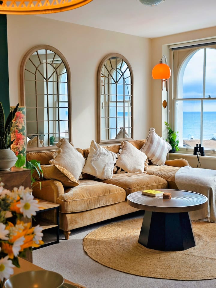 Ocean Whisper - 2 Bedroom Sea Front Apartment - Folkestone