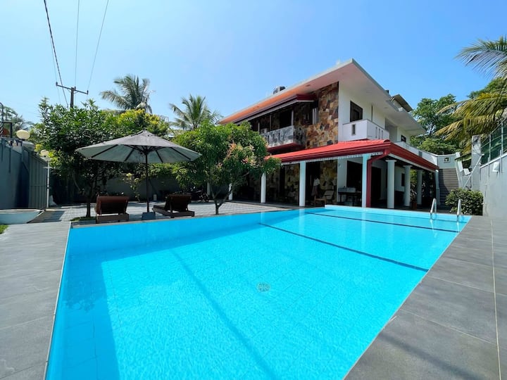 Vera Lanka — Ocean Pool Villa (4br) - Hikkaduwa