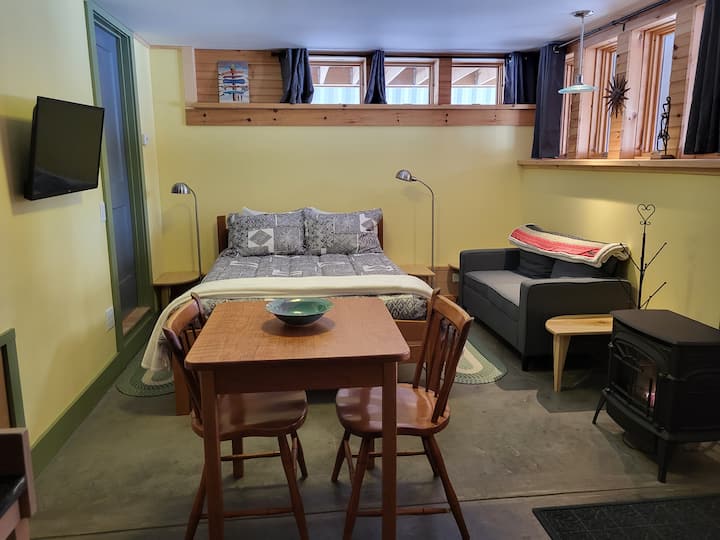 New, Cozy Studio Apartment - 杰梅卡