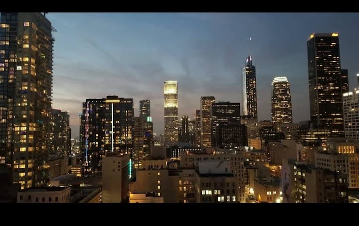 Modern 3br City Escape | Balcony & Rooftop Pool - Elysian Park - Los Angeles