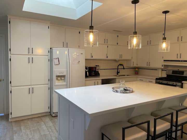 A Big Cozy Home - Amarillo, TX