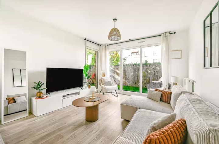 Appartement à 10 Min De Disney - Balcon Et Parking - シェシー