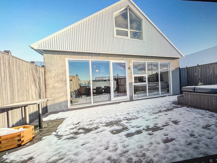 Good House - Reykjavik