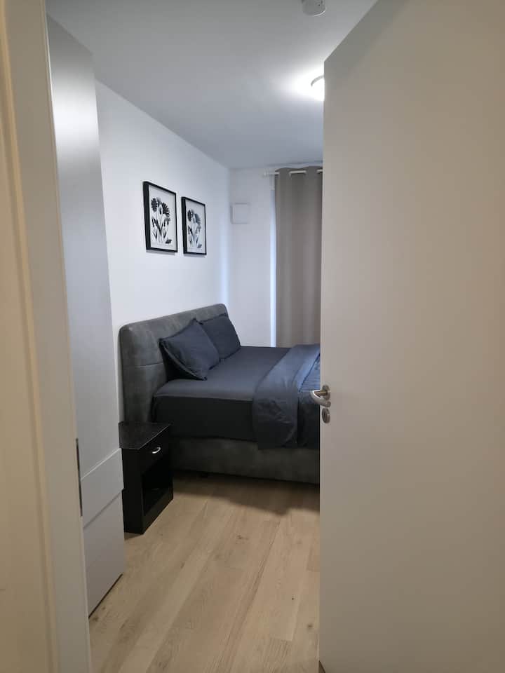 Denamale Hosts You - Munich