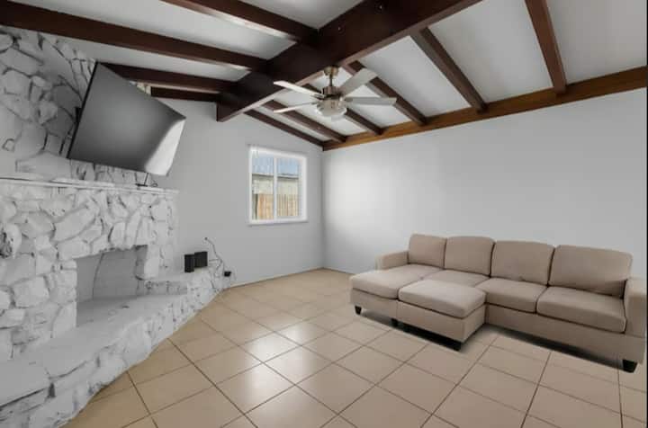 Comfortable Home In Quartz Hill/ West Lancaster - Lancaster, CA