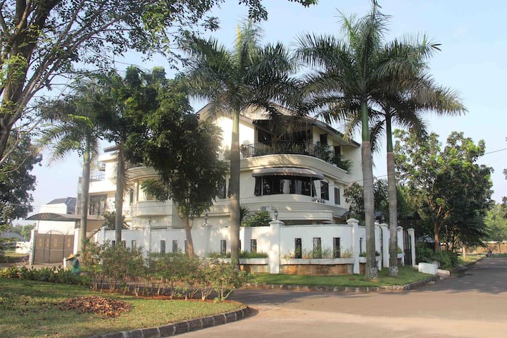 4br/3ba Bintaro Menteng Cozy W. Pool  - Tool & Bxc - Jakarta