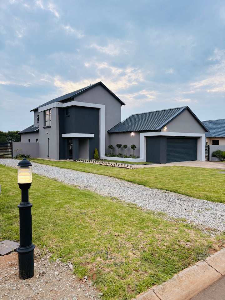 202 On Crescent - Luxury Wildlife Escape @Harties - Hartbeespoort