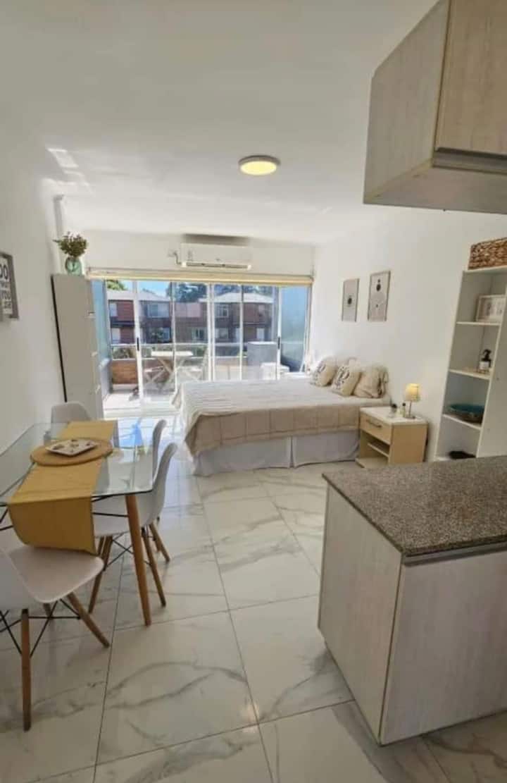 Ubicado A 500 Metros Del Hospital Austral - Villa Rosa