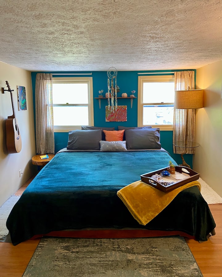 Calm & Cozy Upstairs Sanctuary With Private Bath - Hilton, NY