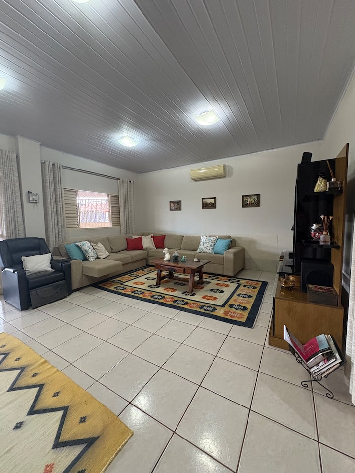 Casa Grande, Confortável E Toda Equipada. Moto Gp. - Goiânia