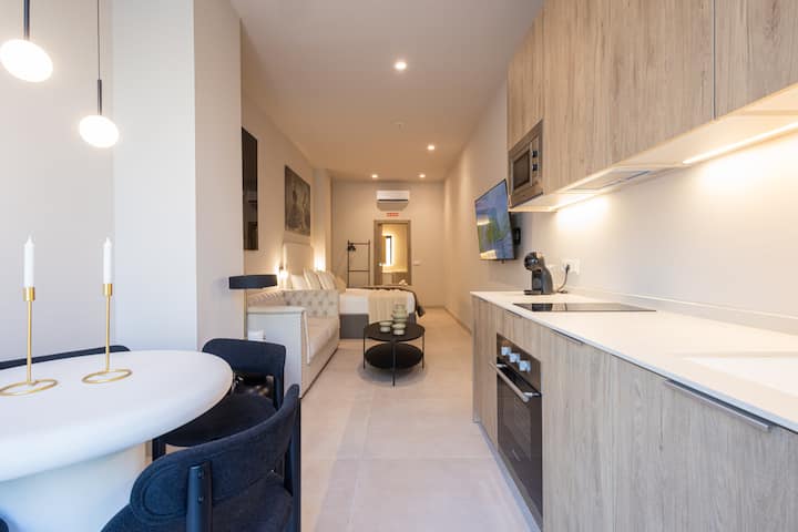 Loft Valencia – B1 · Smart Access & Urban Calm - Mislata