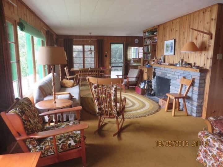 Merrymeet Cottage In Muskoka Ontario. - Huntsville