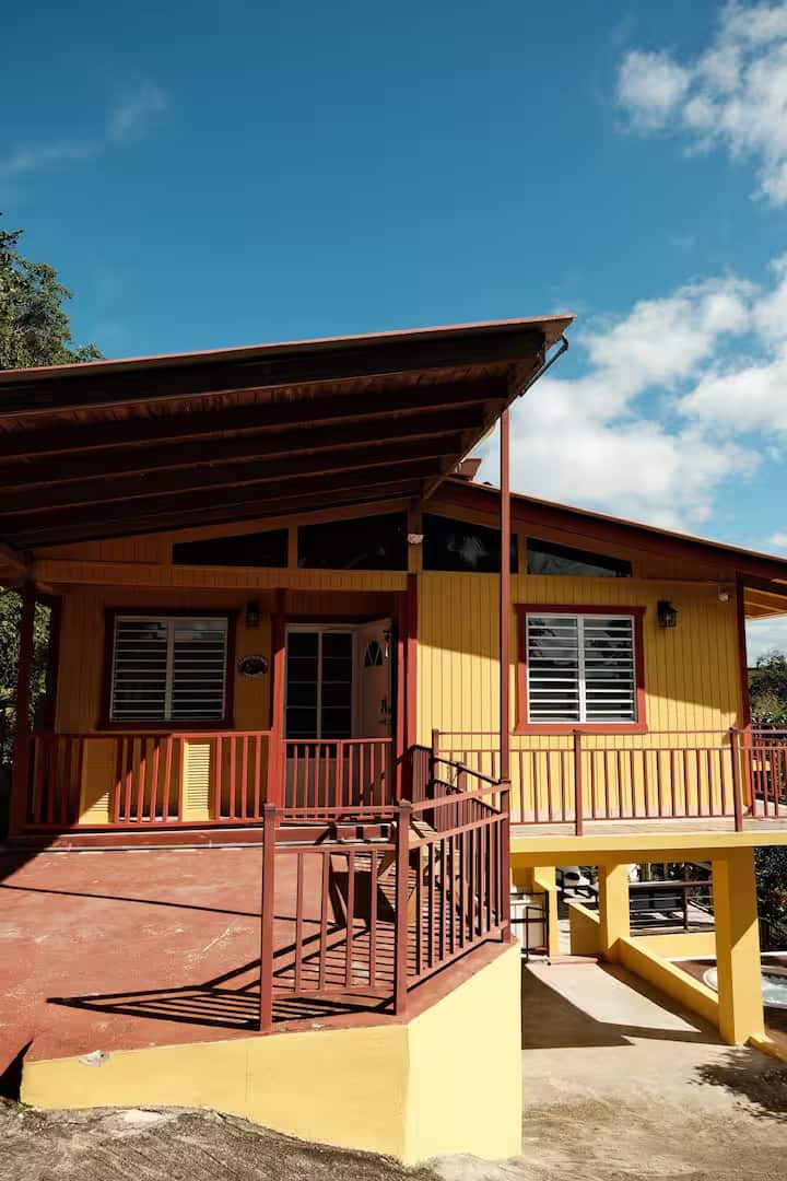 La Casita Amarilla - Cozy Wooden House - Utuado