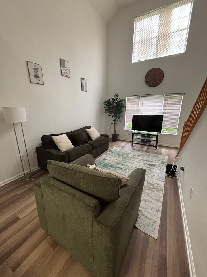 Luxury Furnished Loft Near Yale & New Haven - Derby, CT