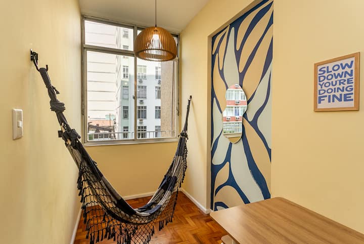 Charme E Conforto Em Copacabana | 300m Praia -