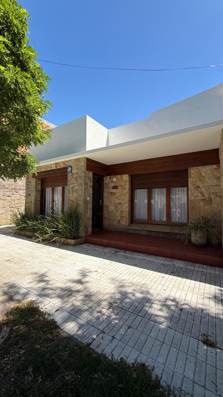 Lo De Bavera - Dolores