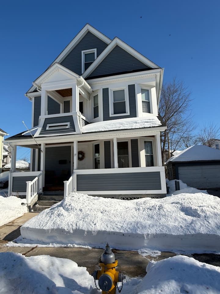 Large Springfield Home- 6 Min To Mgm! - Springfield, MA